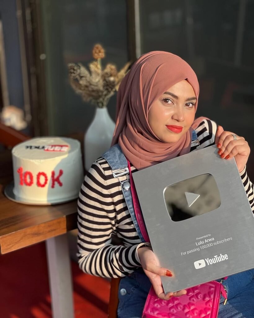 Lulu Arwa: The Muslim Fashion Influencer Bridging Modesty, Style, and E ...